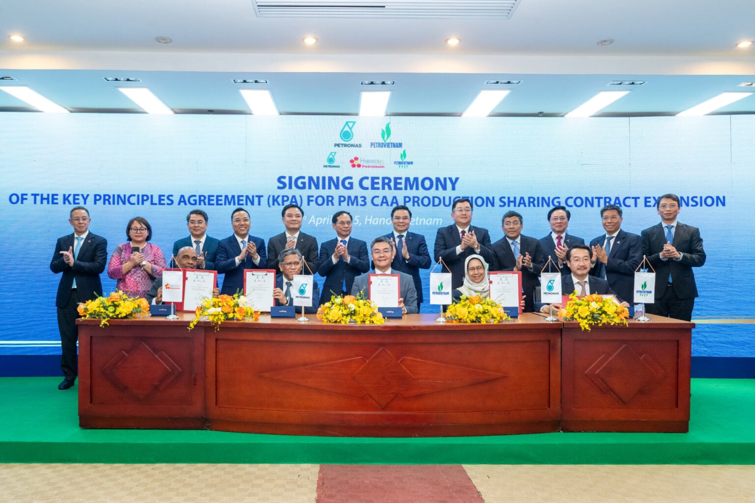 PETRONAS and PETROVIETNAM strengthen oil and gas ties