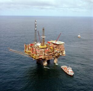 Dismantling of Cormorant Alpha and Tern platform