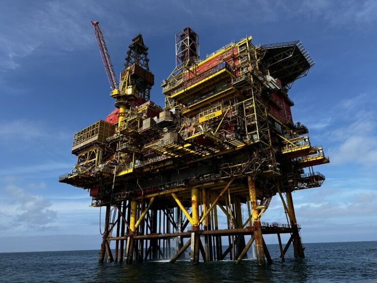 Dismantling of Cormorant Alpha and Tern platform