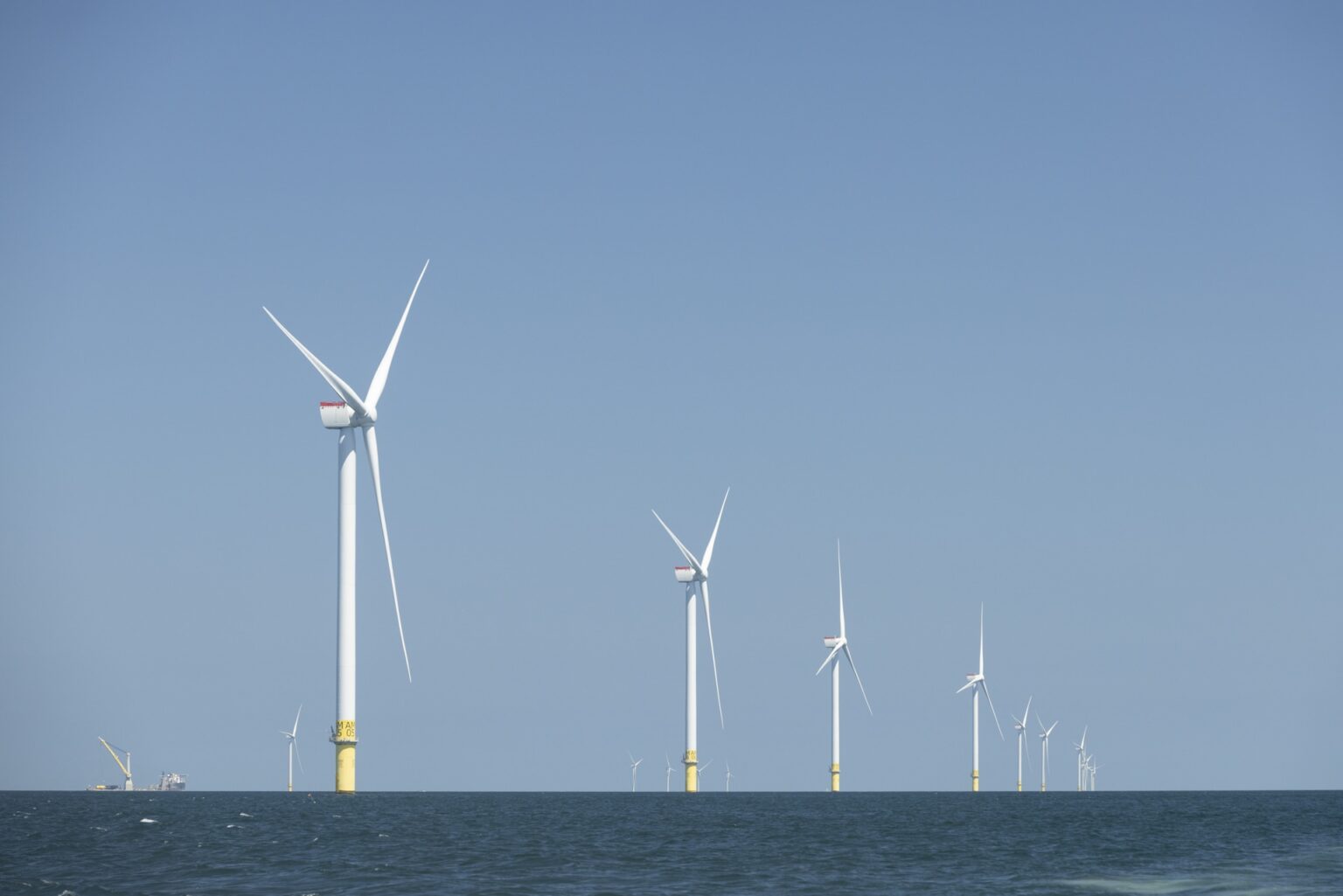 Revolution Wind begins delivering power to New England - Ocean Energy ...
